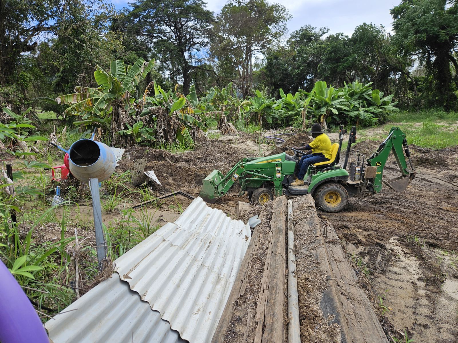 Gungarde Community Aboriginal Corporation interns help cleanup in Wujal ...